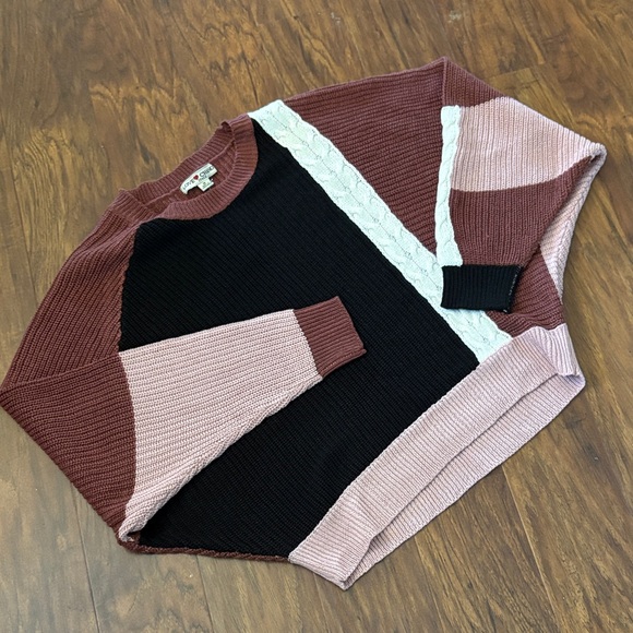 Love Change | Sweaters | Nwt Colorblock Crew Neck Sweater In Black Pink ...